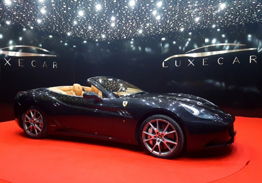 Ferrari California - CHOOSETHEMOON